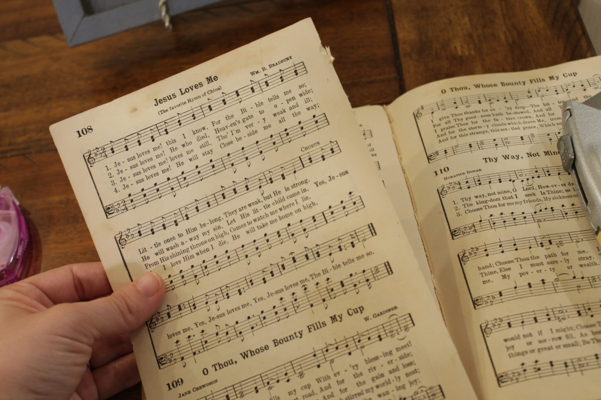 How to Make Your Own Hymn Wall Art - Little Tennessee Home